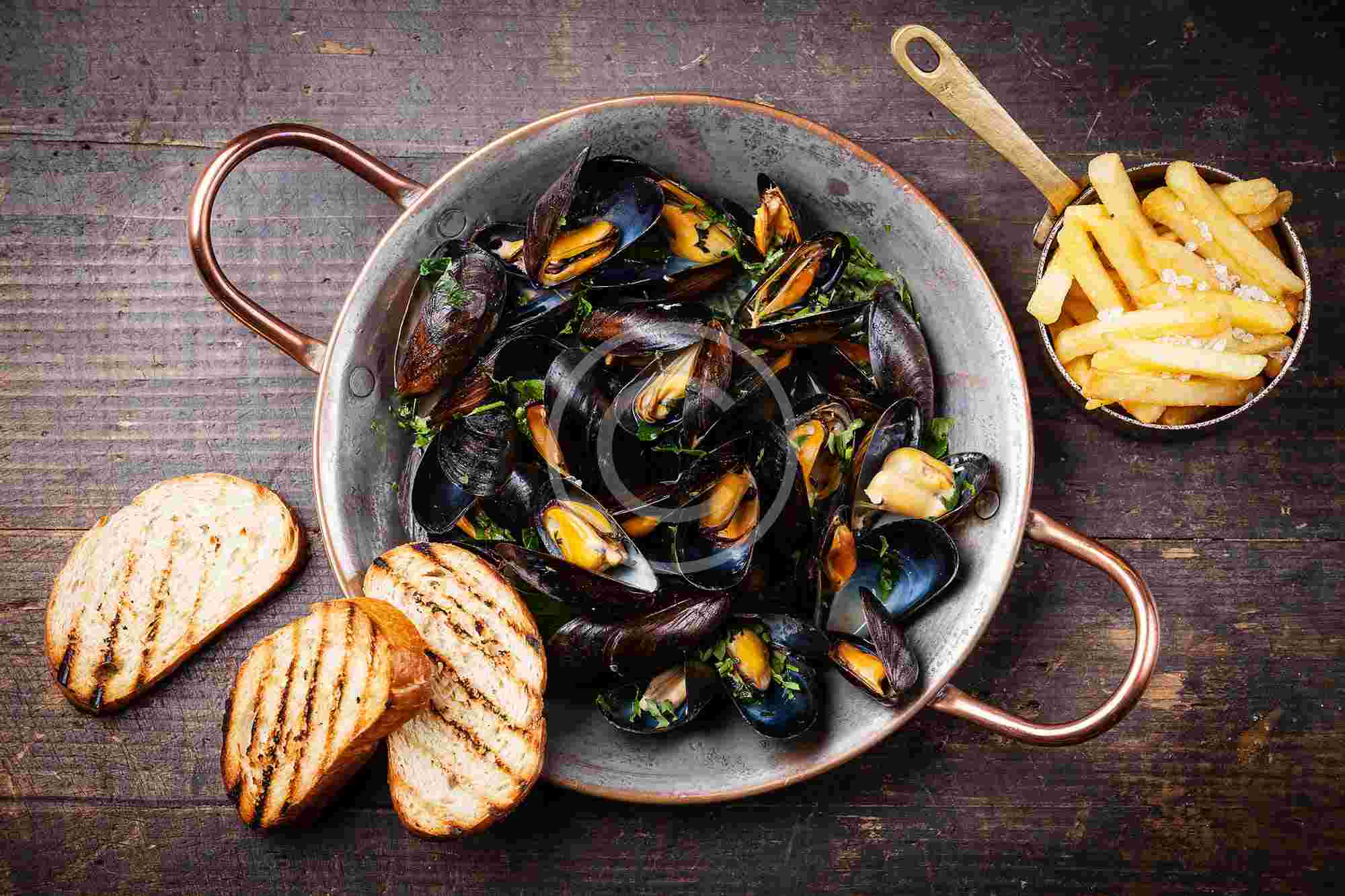 Thai-Style Mussels with Herbs and Coconut Broth – Benja Thai & Sushi